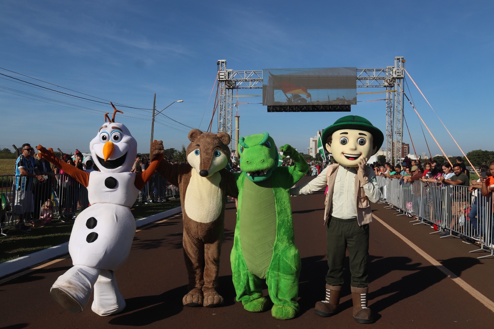 Aniversário de 10 anos do Dreams Park Show é marcado com participação ...